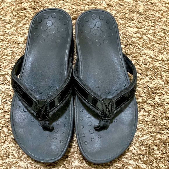 Vionic | Shoes | Vionic Woman Black Sandal Flip Flop Size 6 | Poshmark